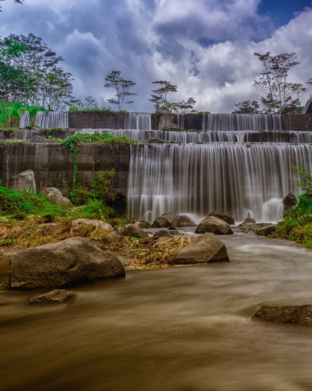 Lagi Viral! Bendungan Watu Purbo yang Sungguh Fotogenik. Yuk Kesini ...